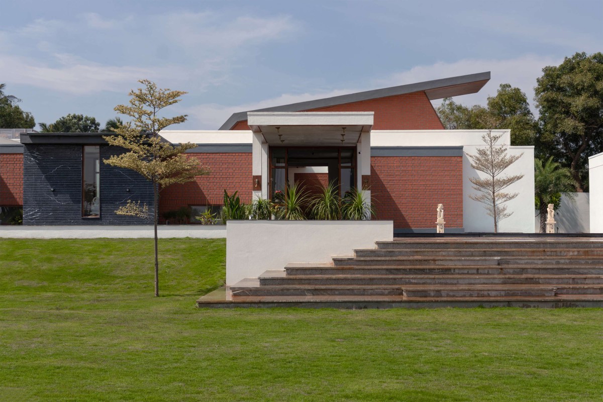 Sagarika Farmhouse by Roadhouse Architects | Tropical House Design ...