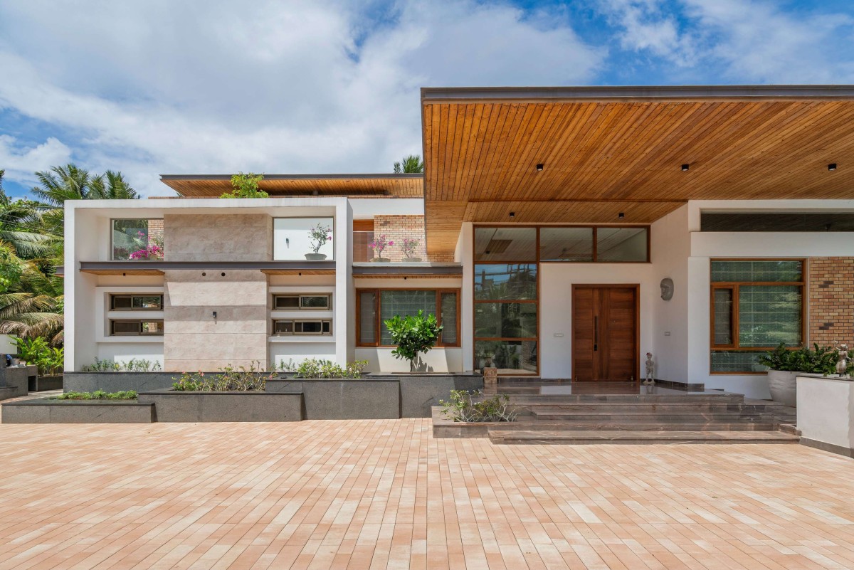 SP Residence Modern House by Cubism Architects & Interiors