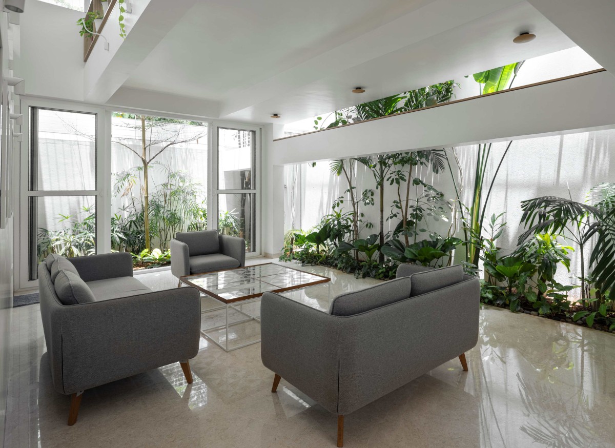 Veiled House by Gaurav Roy Choudhury Architects