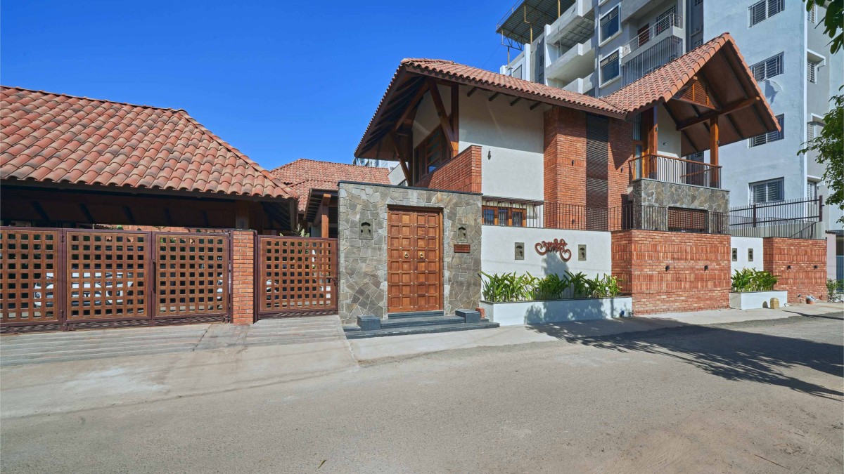 Anandi House by Abhay Pise & Associates