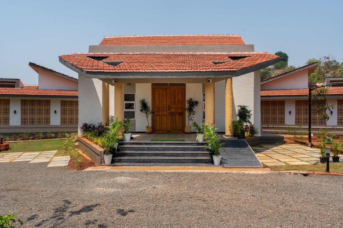 E.S.O. Stay Villa by Blue Atelier Architects