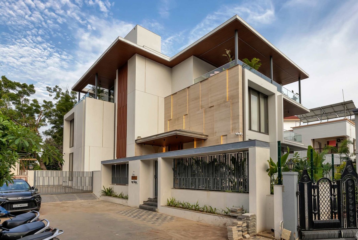 Bhanu Niwas by Studio Anand Patel Architects | Contemporary Indian ...