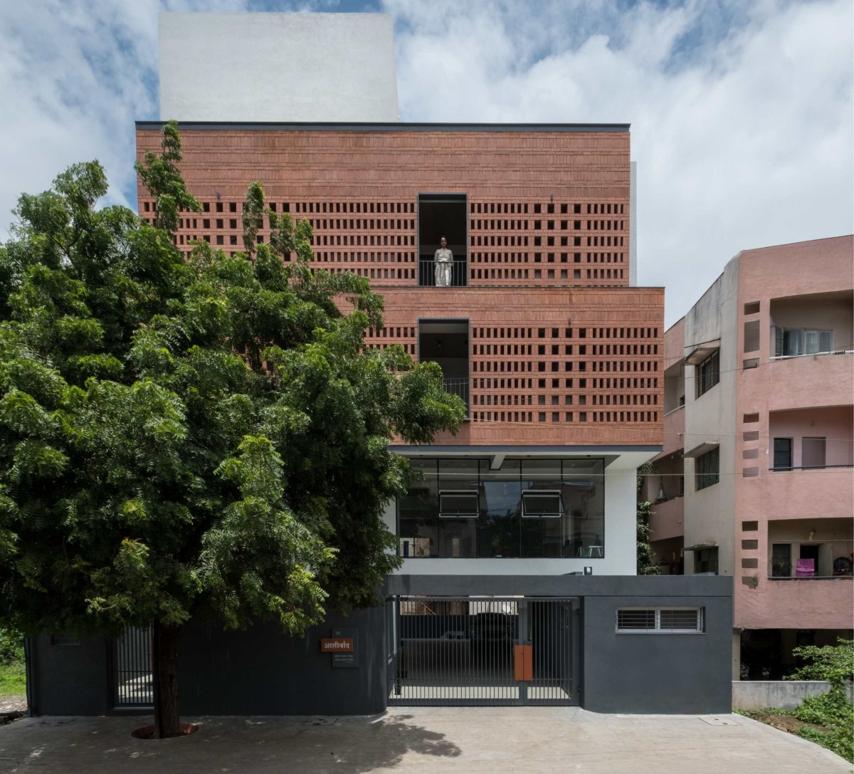 Brick Jaali House by Studio Creative Ant | Sustainable Residential ...