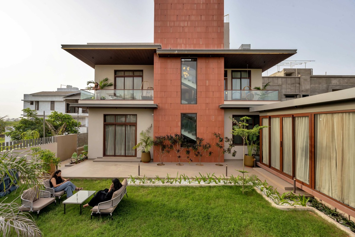 Advika House by The Home Studio | Modern Minimalist Architecture