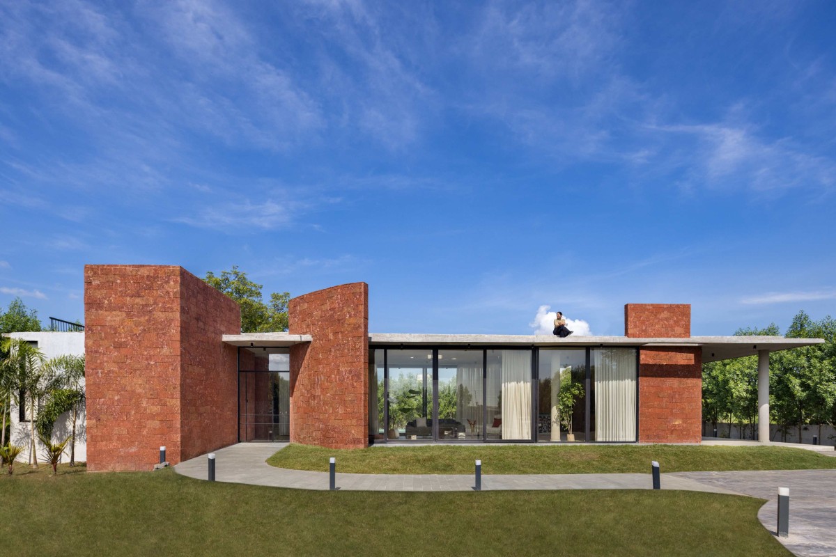 Cuboid Home by My MAATI | Minimalist Pavilion-Style Residence