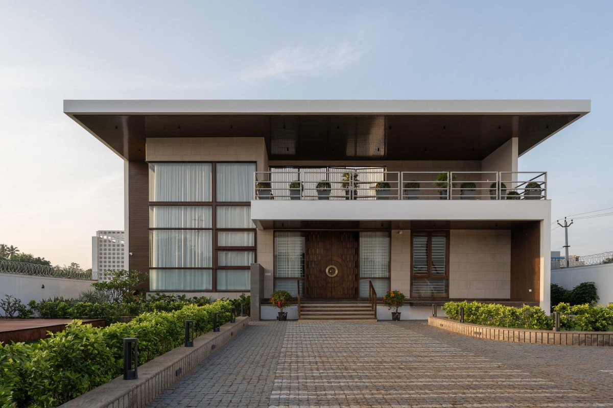 The Overhang Pavilion by Vyuham Design Studio | Sculptural Contemporary ...